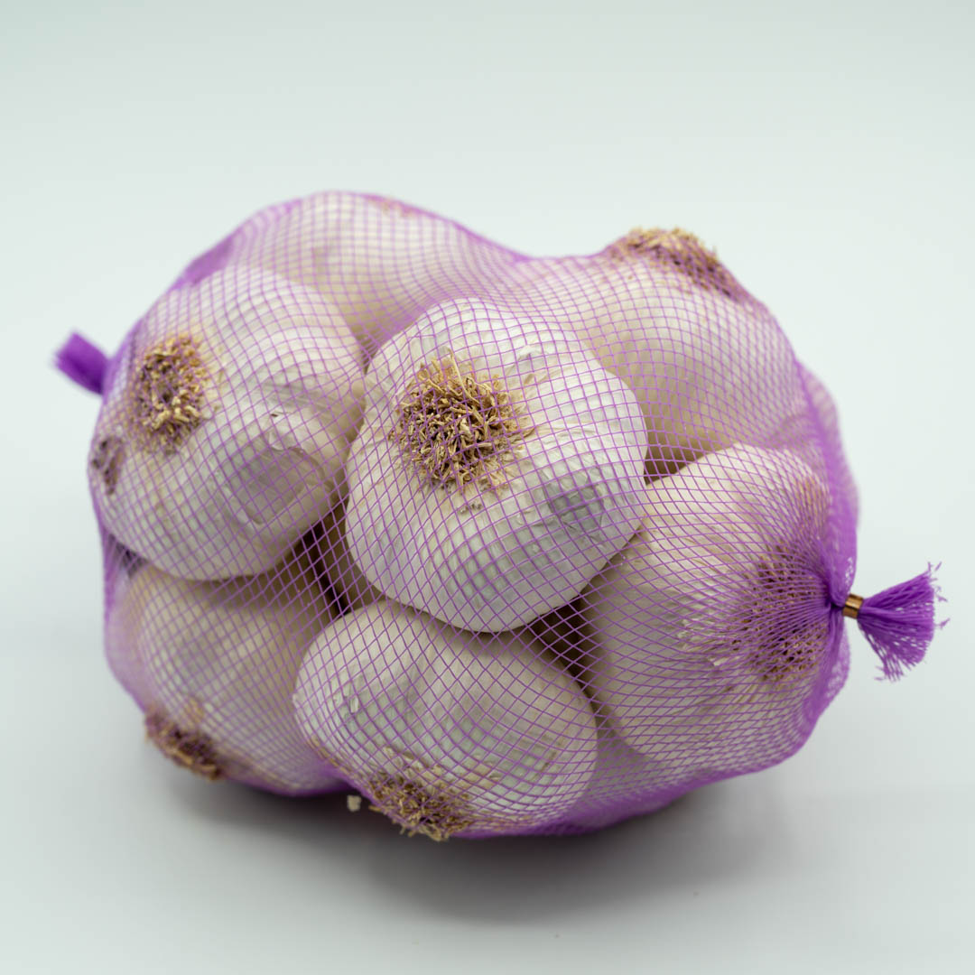 Cosecha propia de ajo morado tipico de Las Pedroñeras